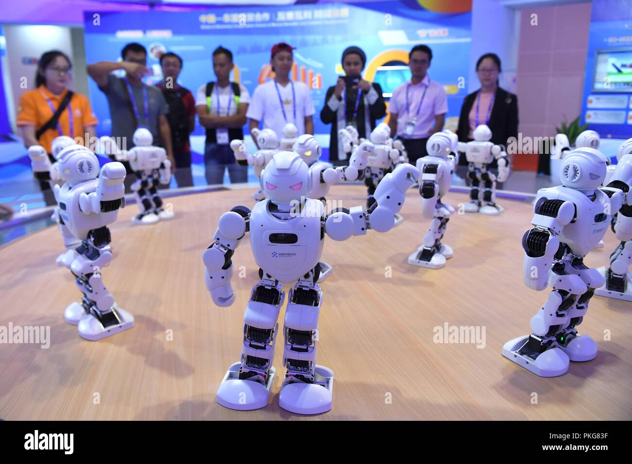 Robot dance hi-res stock photography and images - Alamy