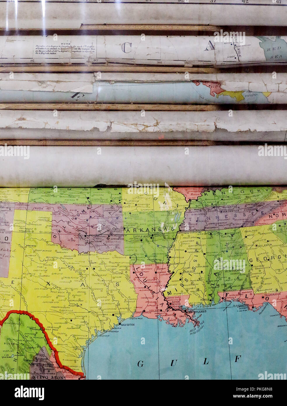 Leclaire, Iowa, USA. 5th Sep, 2018. A variety of pull-down maps hangs on the wall in the one ...