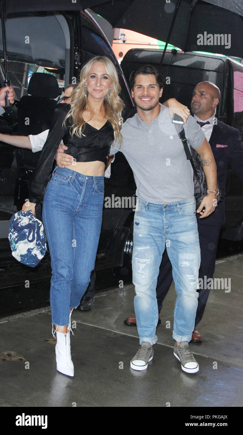 With Nikki Glaser Stock Photos & With Nikki Glaser Stock Images - Alamy