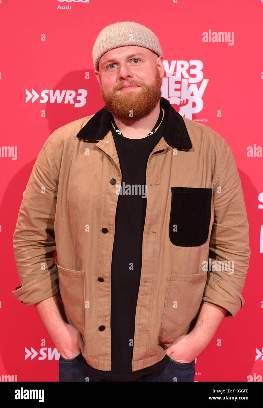 Tom walker singer hi-res stock photography and images - Alamy