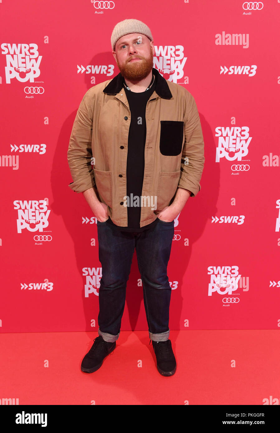 Tom walker singer hi-res stock photography and images - Alamy