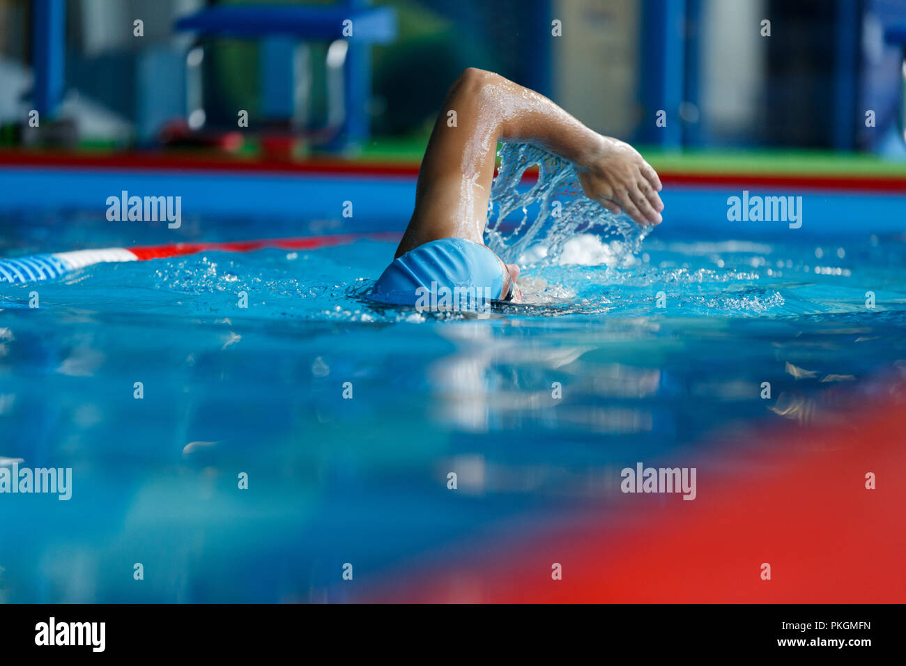 Man swimming pool outdoors muscles hi-res stock photography and images ...