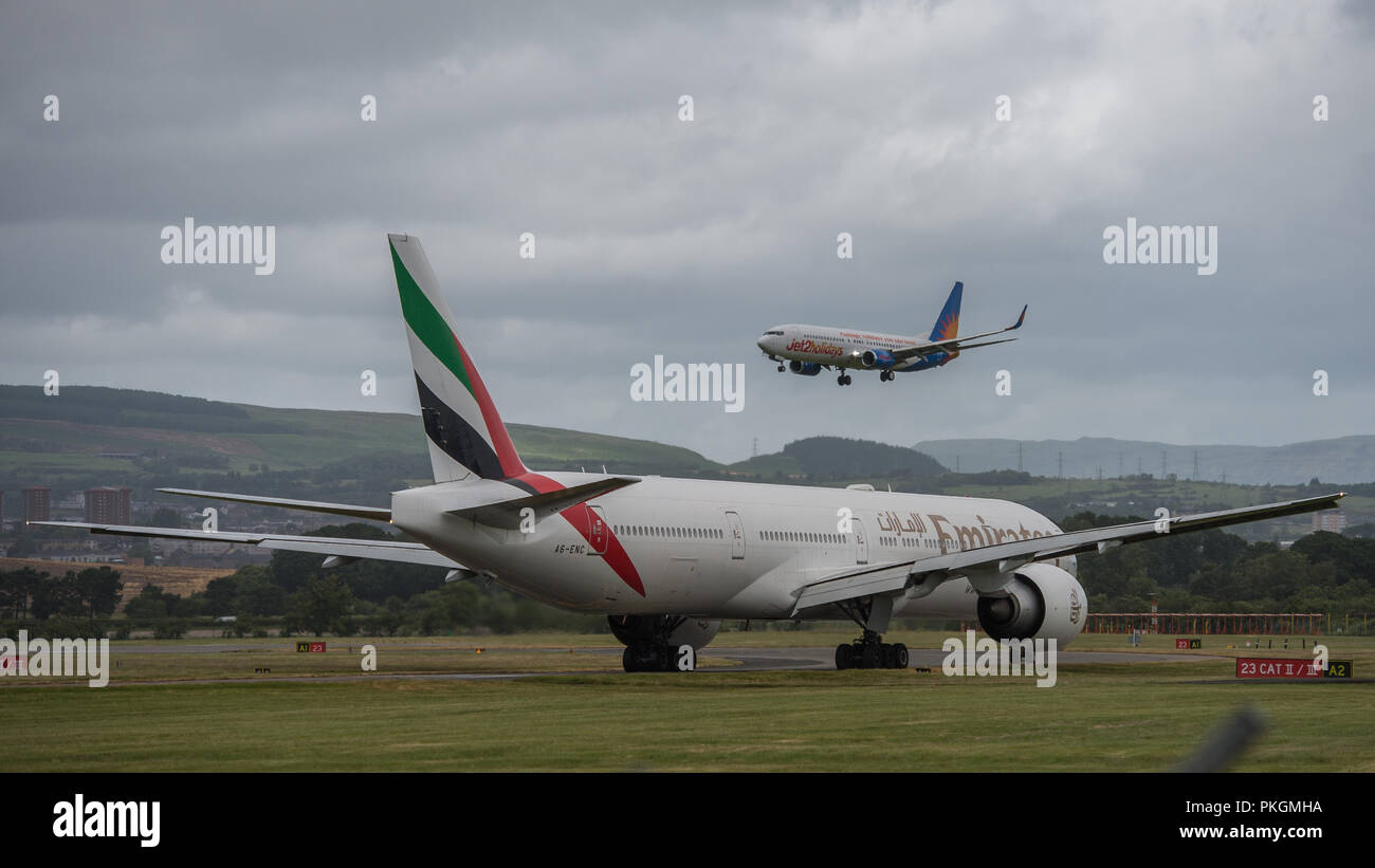 Jet2 aircraft wing hi-res stock photography and images - Alamy