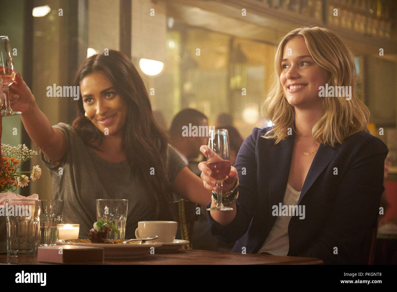 YOU, from left: Shay Mitchell, Elizabeth Lail, (Season 1, ep. 101, airs ...