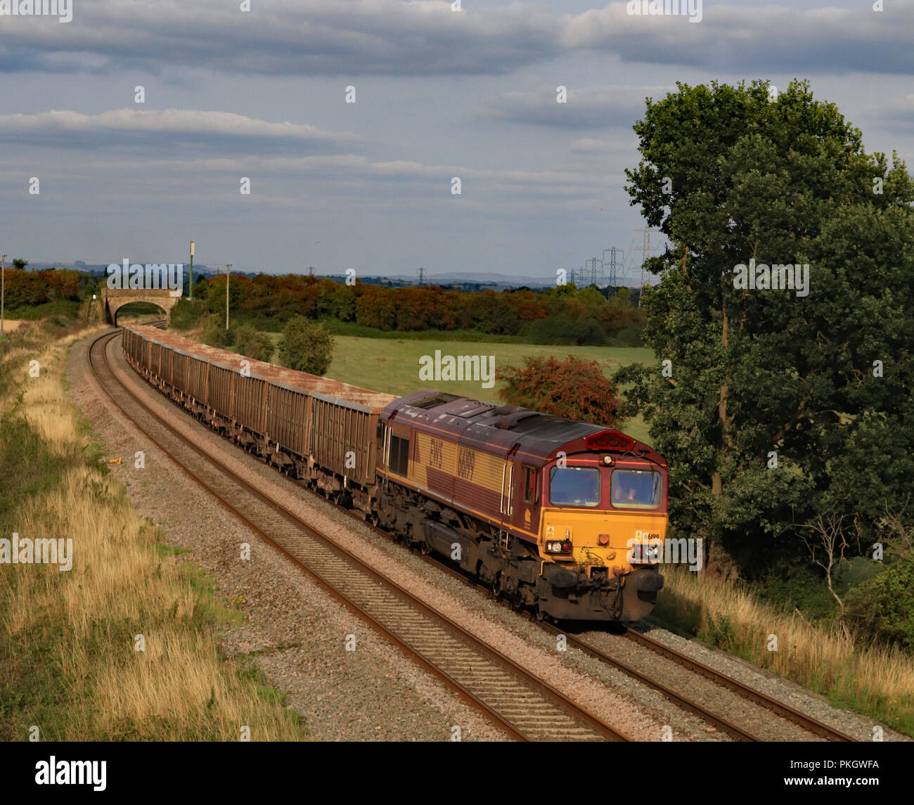 DB Cargo diesel locomotive no 66199 passes Berkley near Westbury in ...