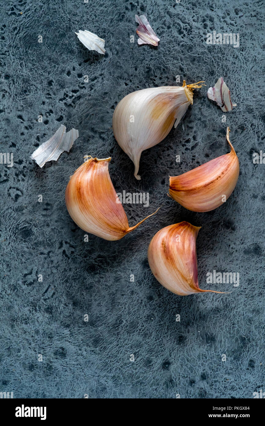 Blue garlic bulb hi-res stock photography and images - Alamy