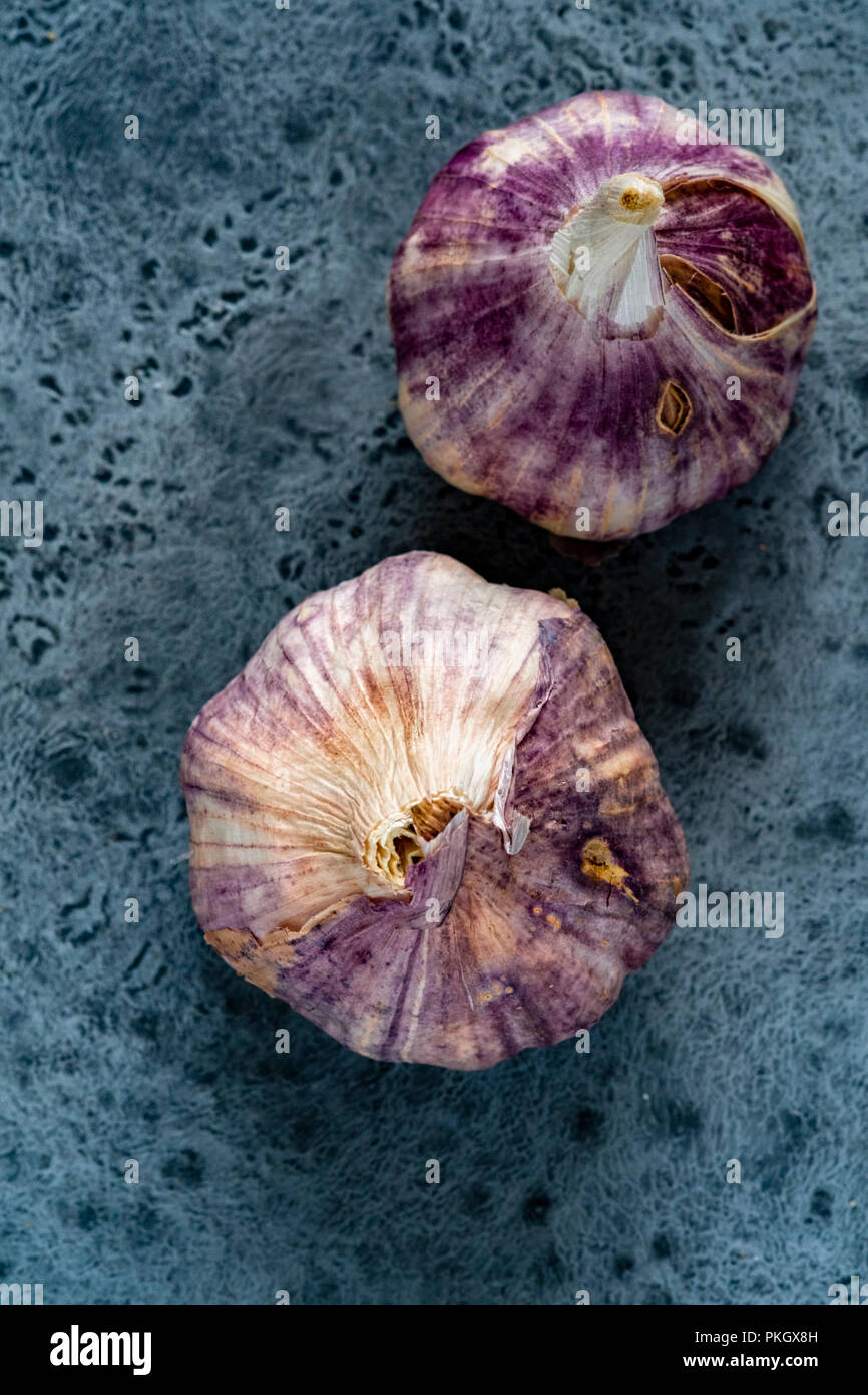 Blue garlic bulb hi-res stock photography and images - Alamy