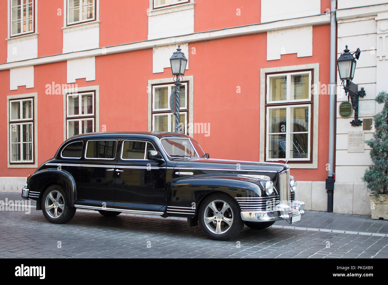 Old english cars hi-res stock photography and images - Alamy