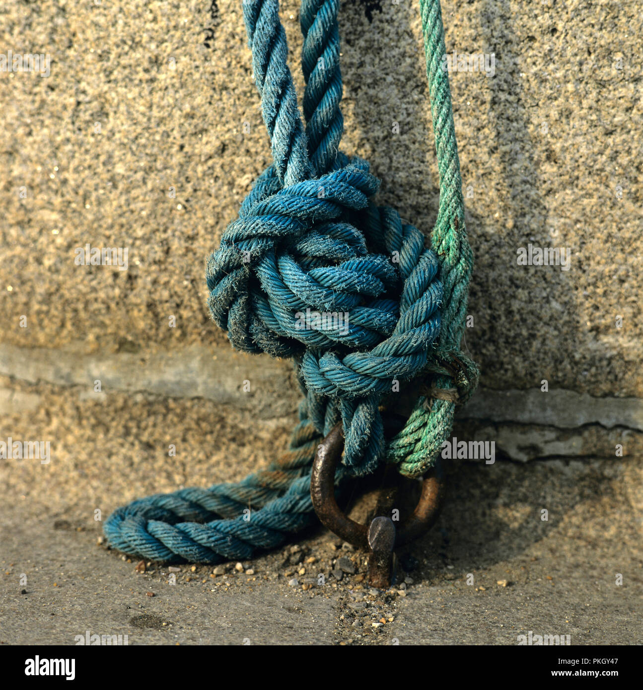 Ring knot hi-res stock photography and images - Alamy