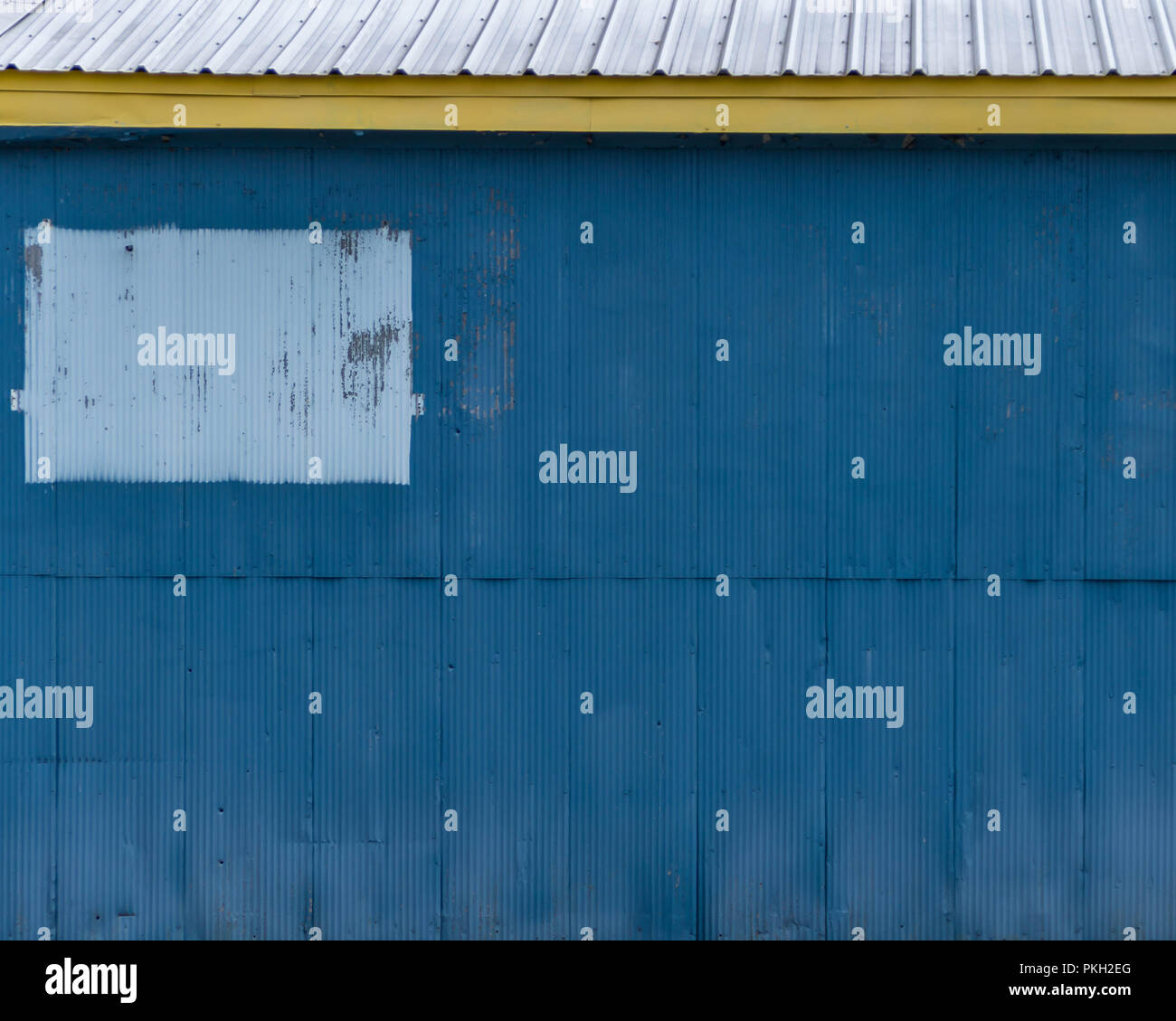Warehouse metal building hi-res stock photography and images - Alamy