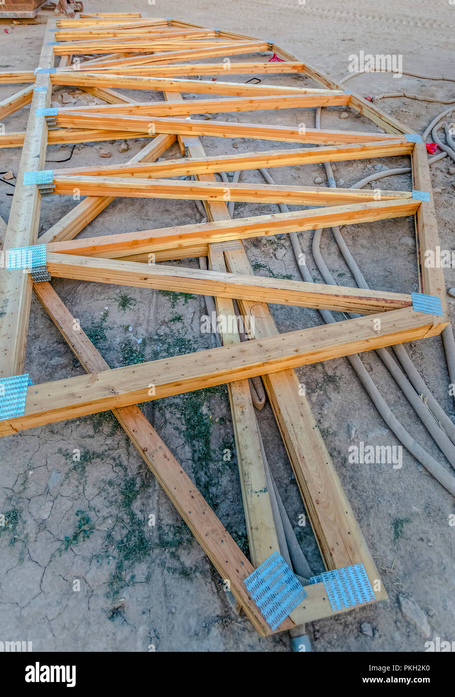 Brown cross beams hi-res stock photography and images - Alamy
