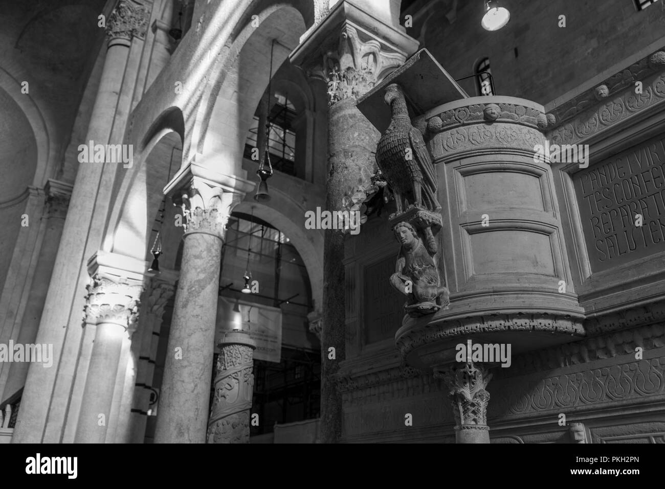 The cathedral of old Bari Stock Photo - Alamy