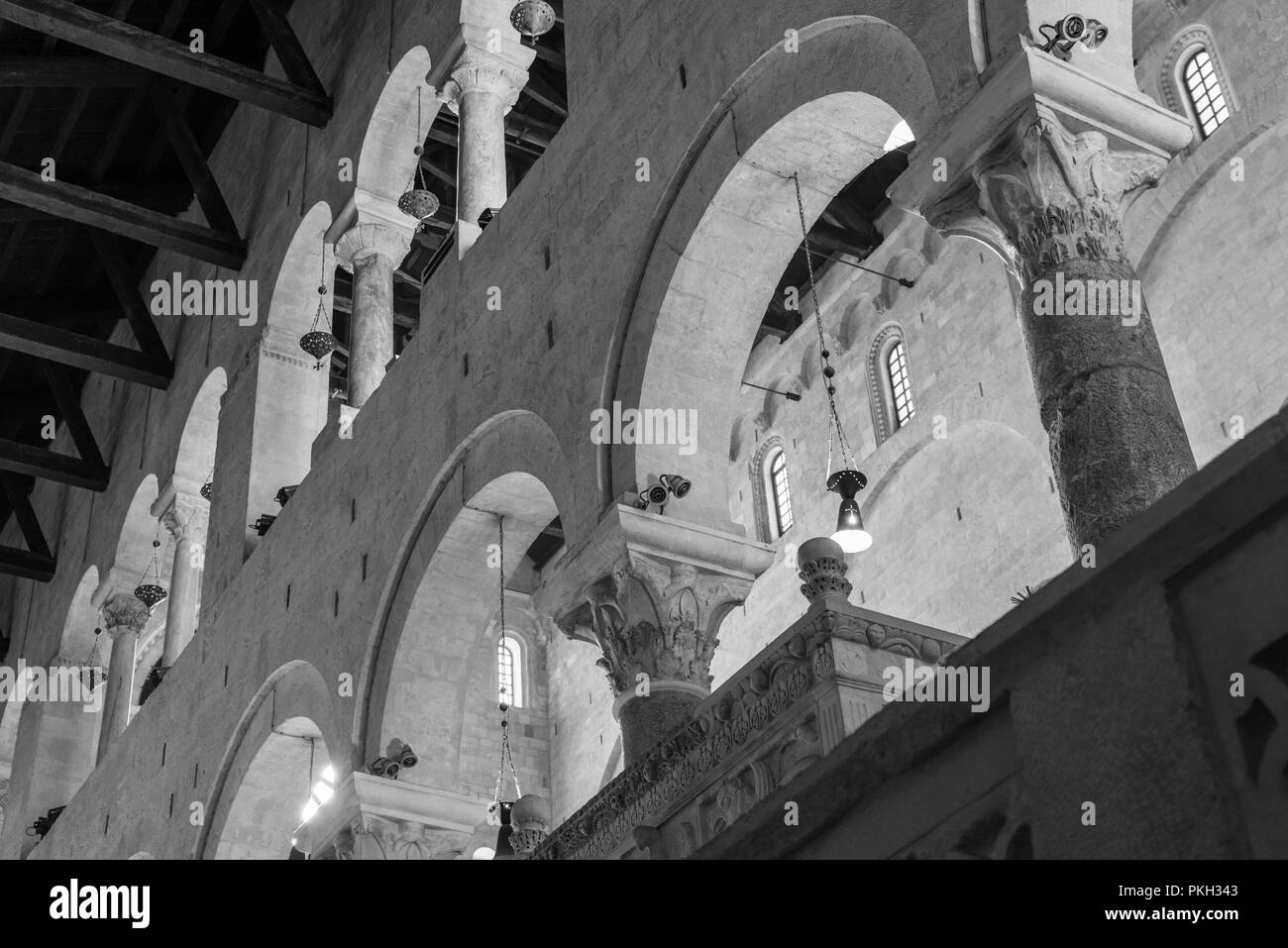 The cathedral of old Bari Stock Photo - Alamy