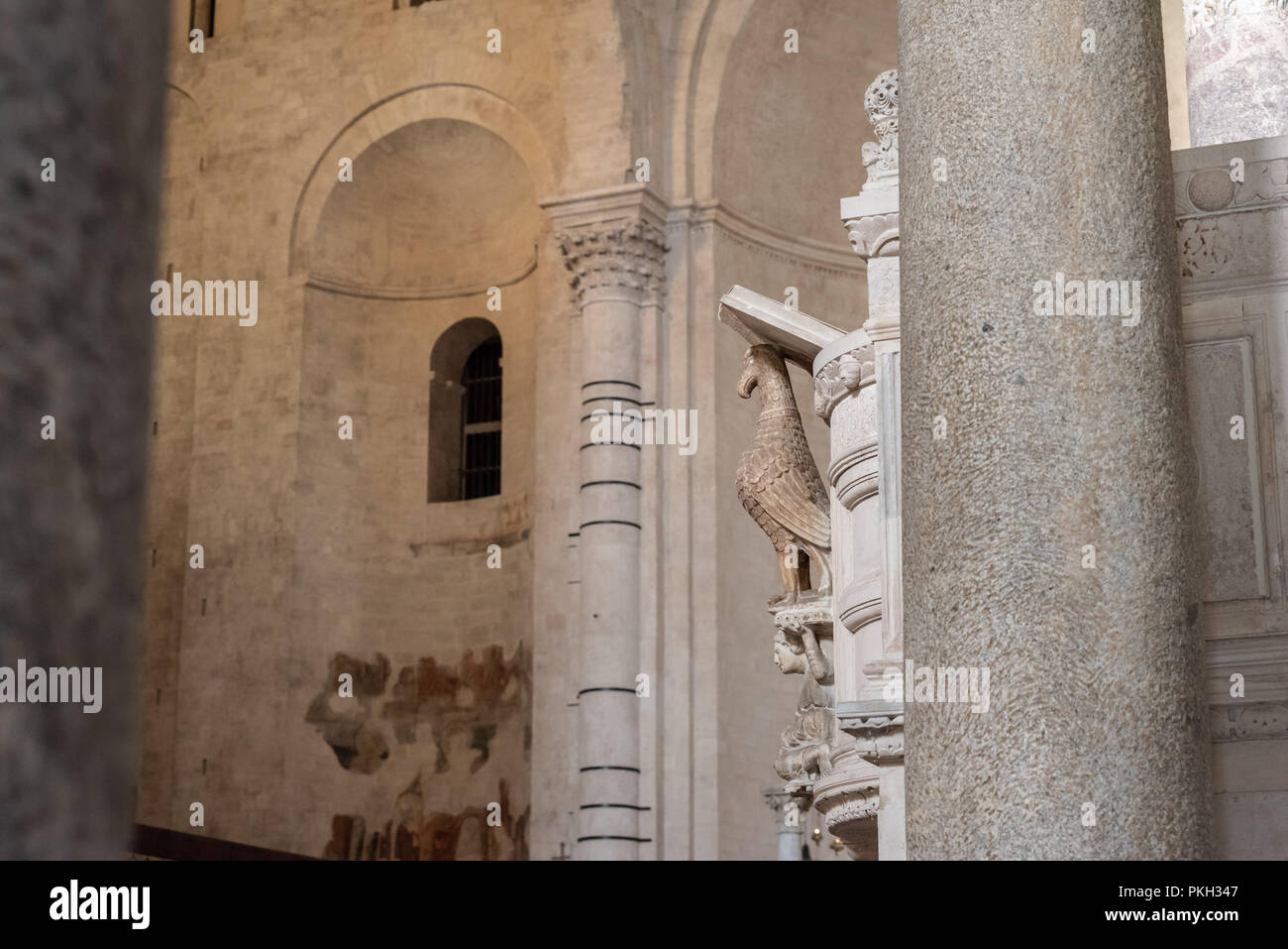 The cathedral of old Bari Stock Photo - Alamy