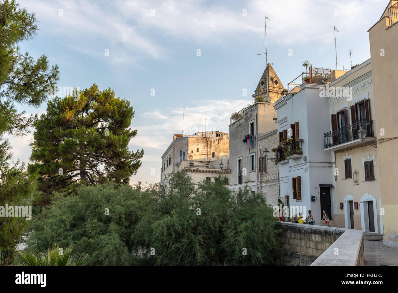 The streets and alleys of old Bari Stock Photo - Alamy