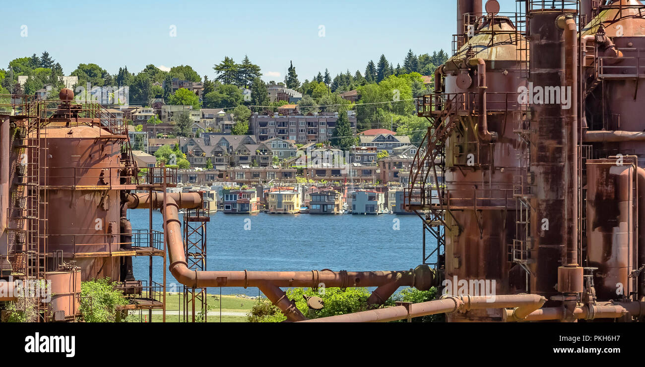 Old gas plant with view of Lake Union and city Stock Photo - Alamy