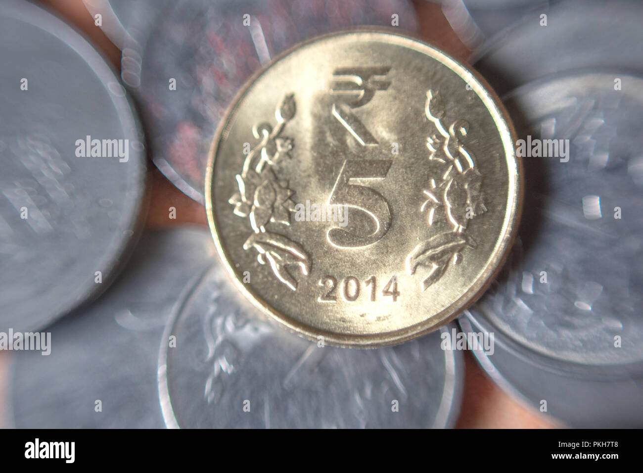 New 5 rupees hi-res stock photography and images - Alamy