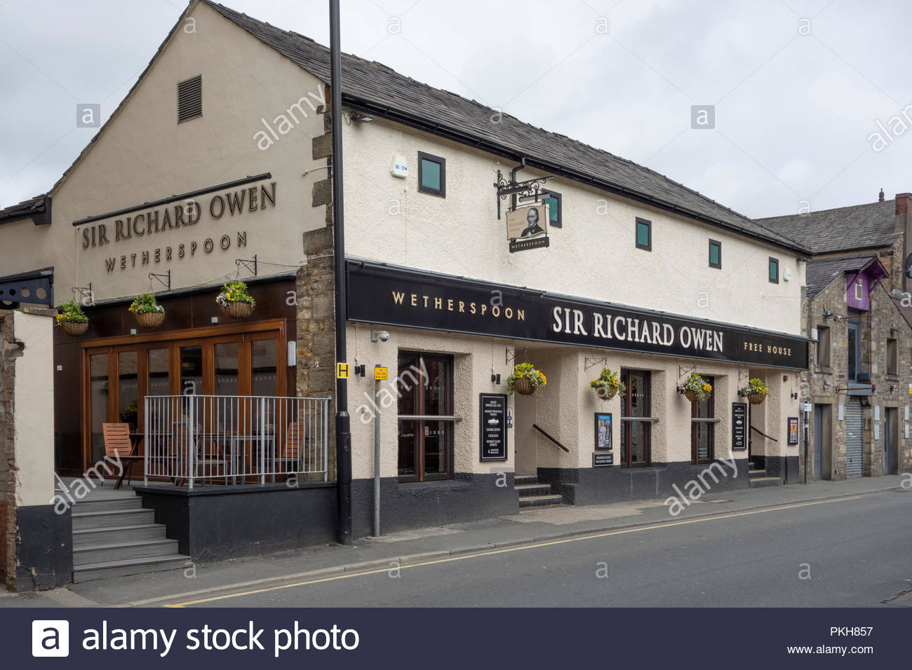 Wetherspoon Pub Stock Photos & Wetherspoon Pub Stock Images - Alamy