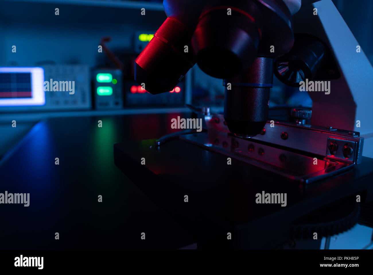 Clinical lab microscope hi-res stock photography and images - Alamy