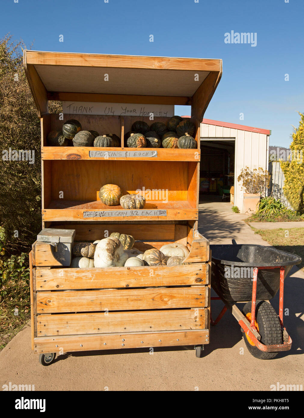 Australian roadside stall hi-res stock photography and images - Alamy