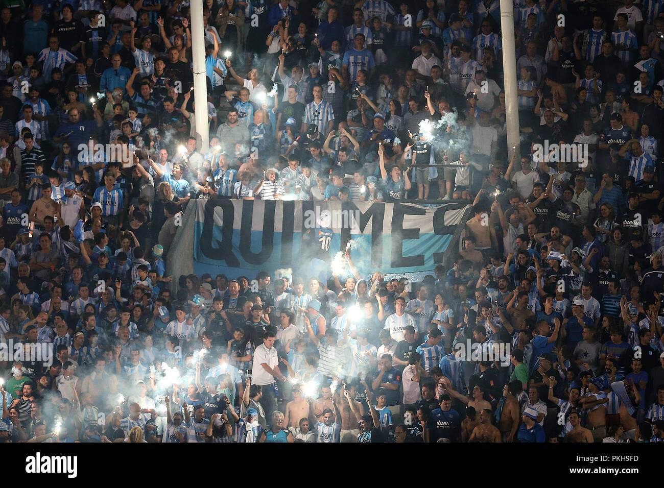 Racing fans hi-res stock photography and images - Alamy