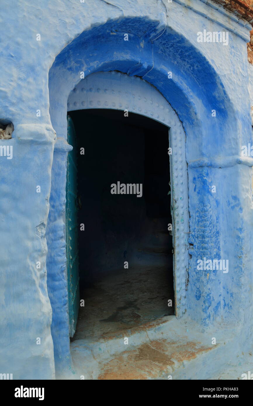 Entrance to a house in Chefchaouen, Morocco Stock Photo - Alamy