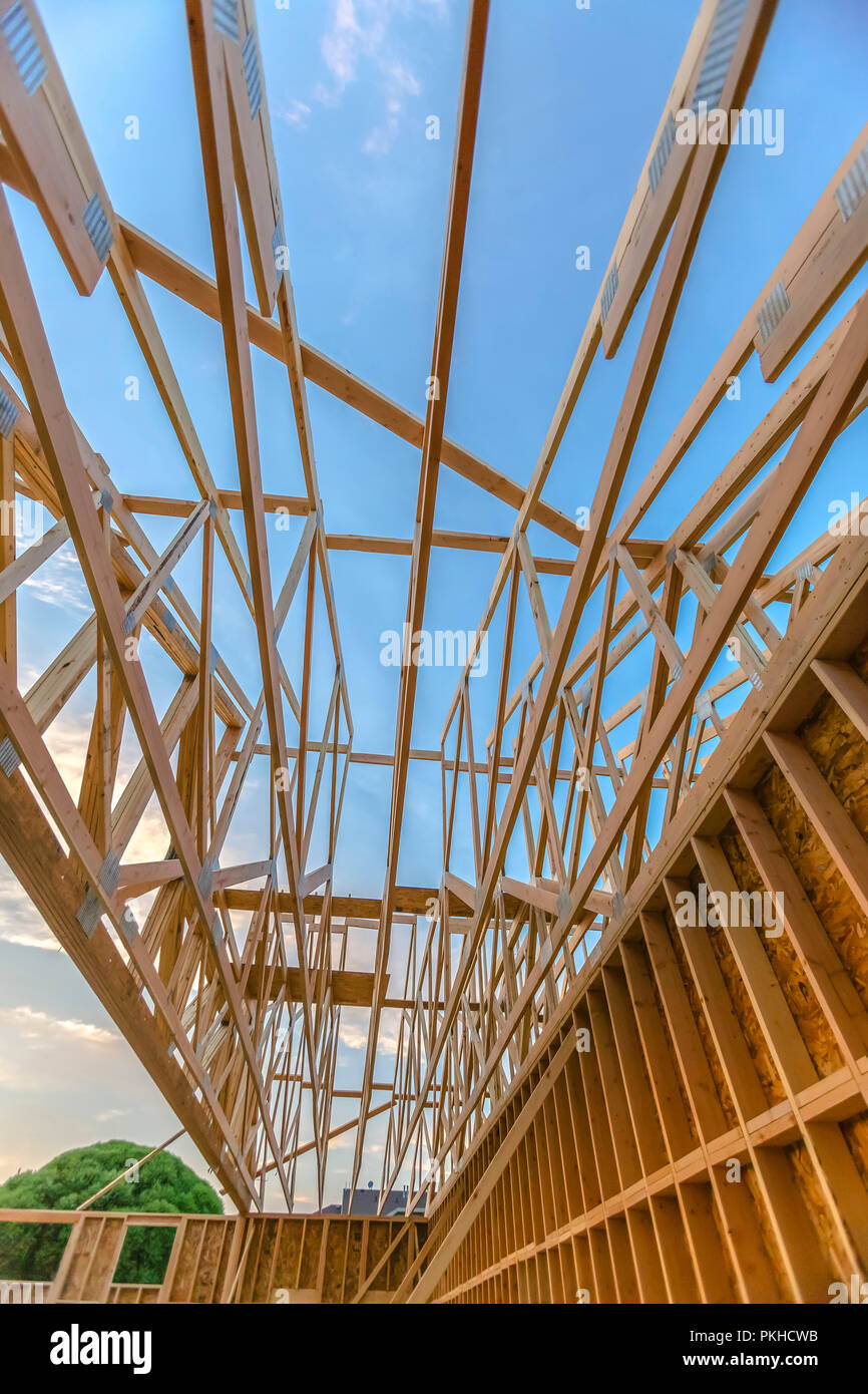 Wood frame house being built hi-res stock photography and images - Alamy