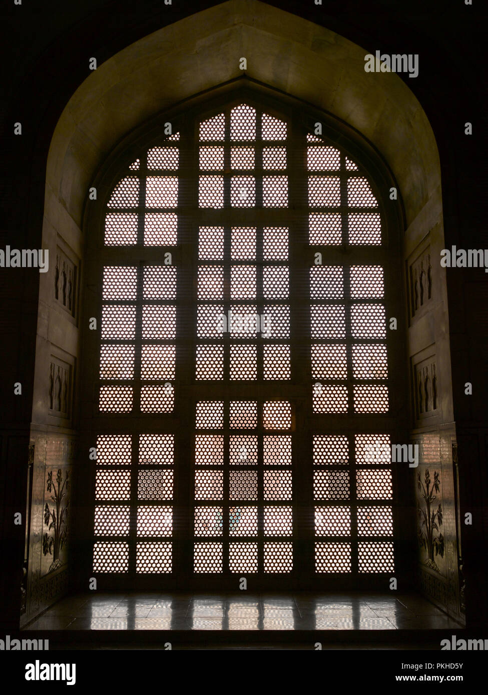 LATTICE WINDOW,TOURISTS AT THE TAJ MAHAL,THE TAJ MAHAL, AGRA, INDIA ...