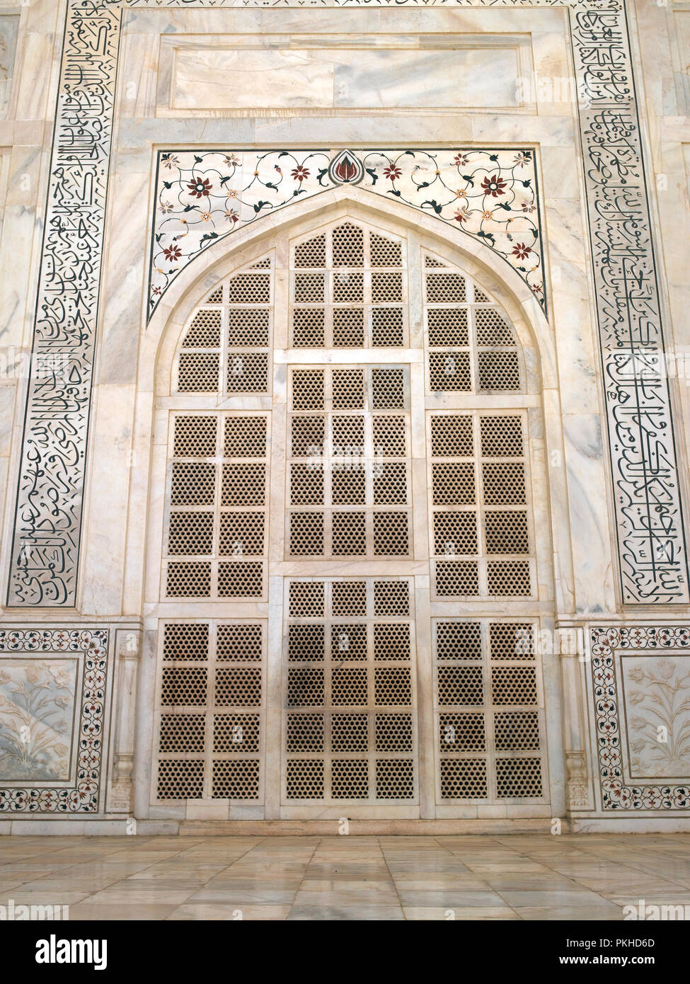 LATTICE WINDOW, AT THE TAJ MAHAL,THE TAJ MAHAL, AGRA, INDIA, ASIA Stock ...