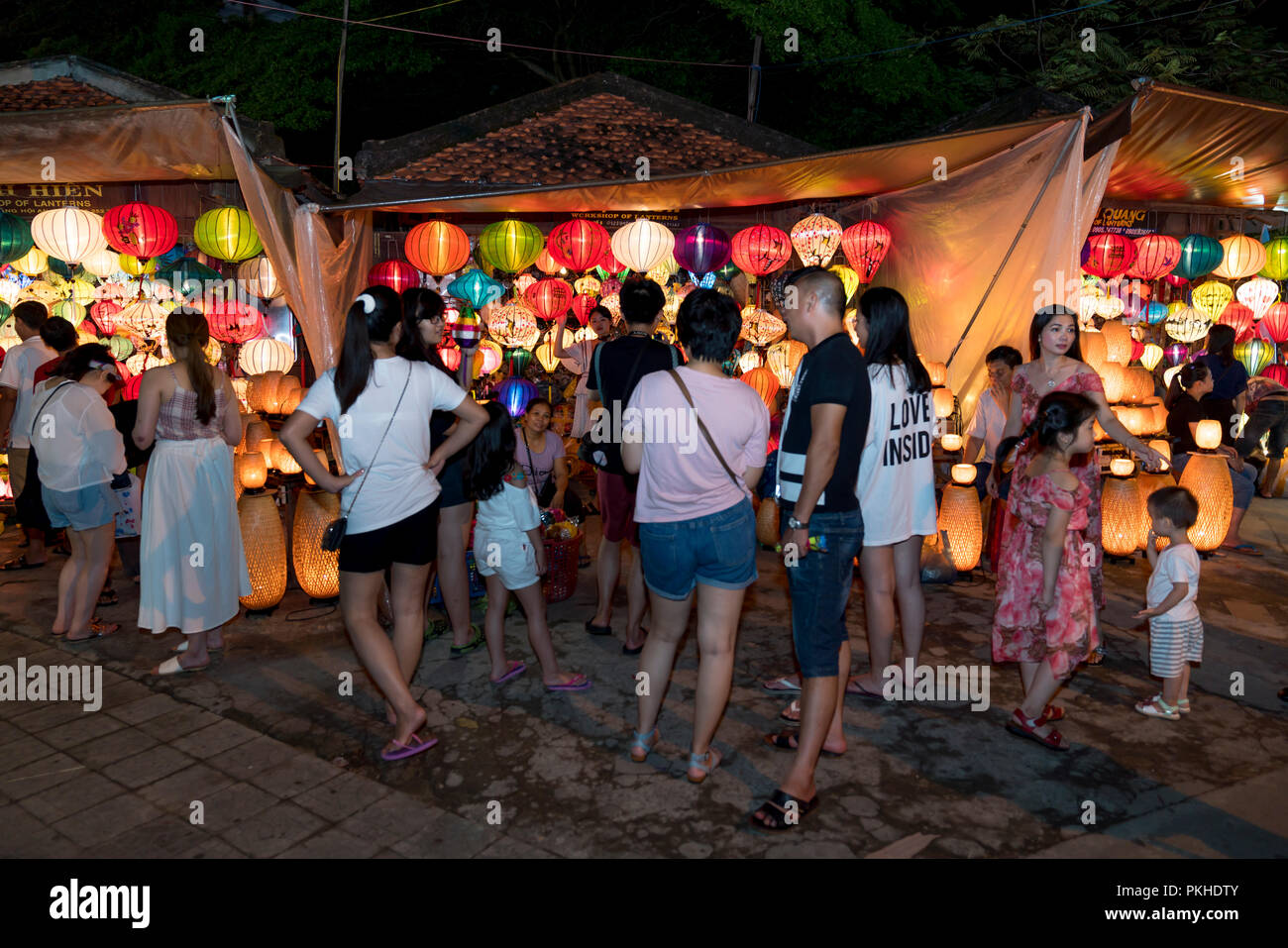Evening on the walking street of Hoi An old town Stock Photo - Alamy
