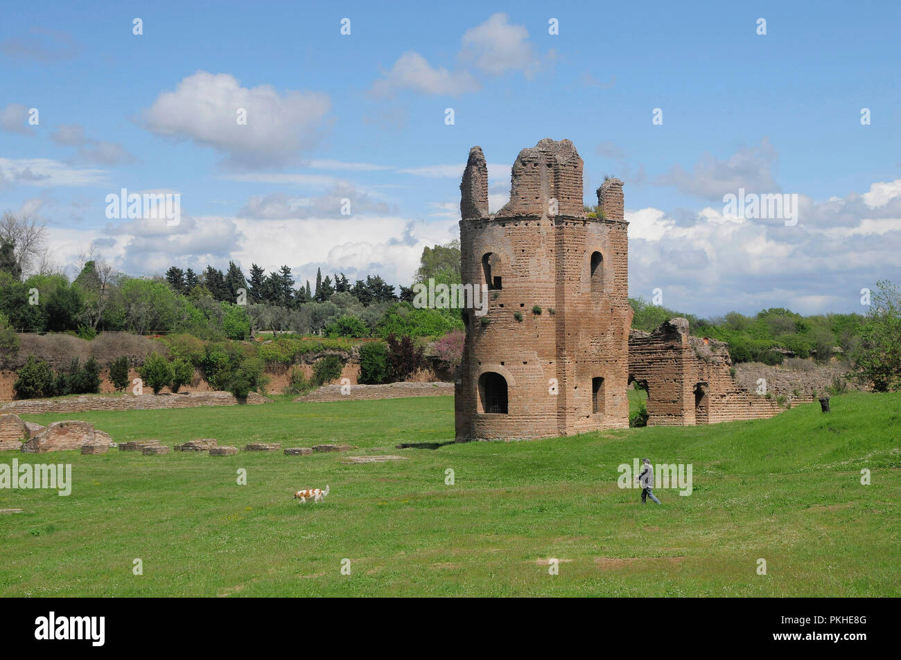 Romulus tomb hi-res stock photography and images - Alamy