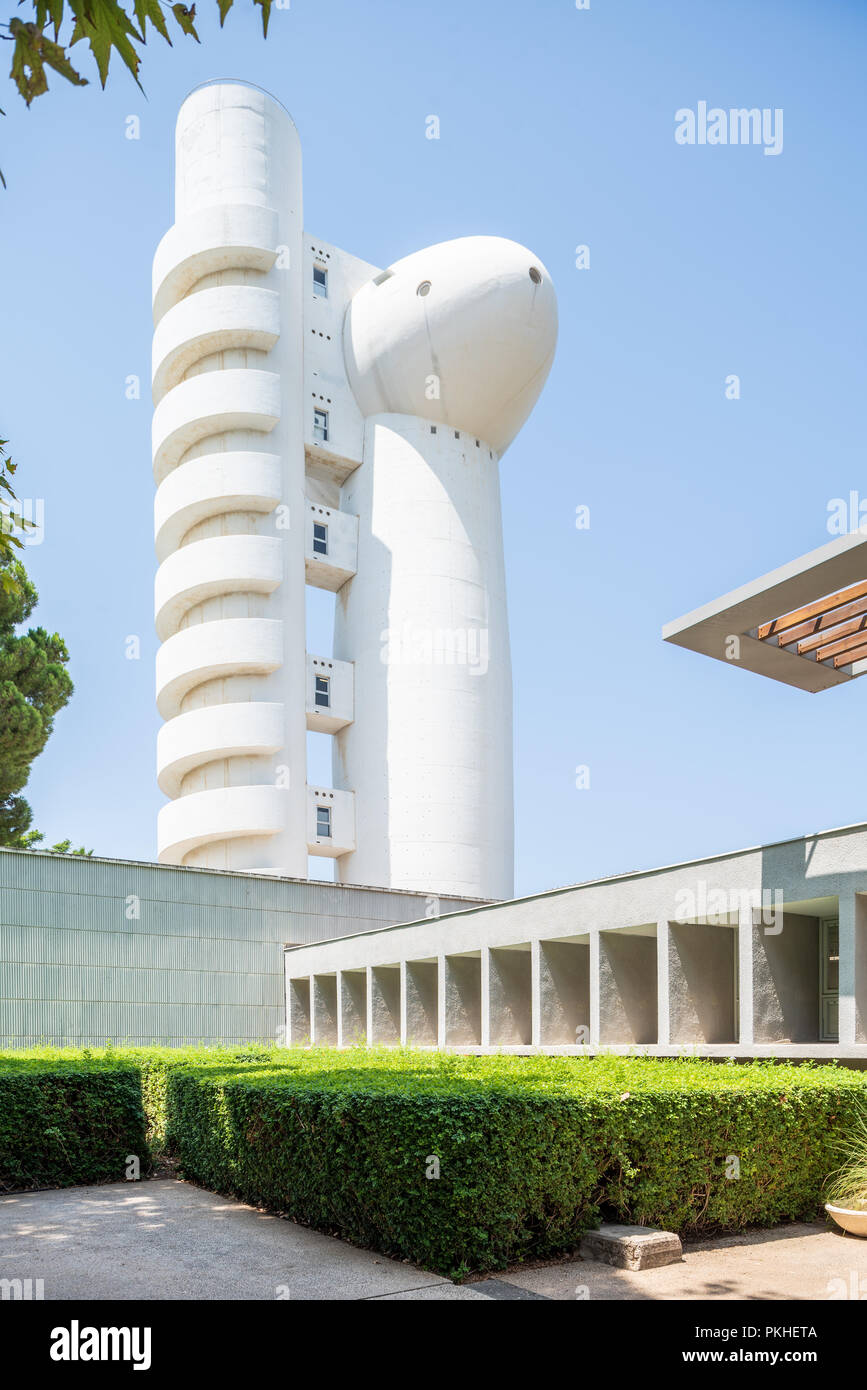 Nella and leon benoziyo physics building hi-res stock photography and ...