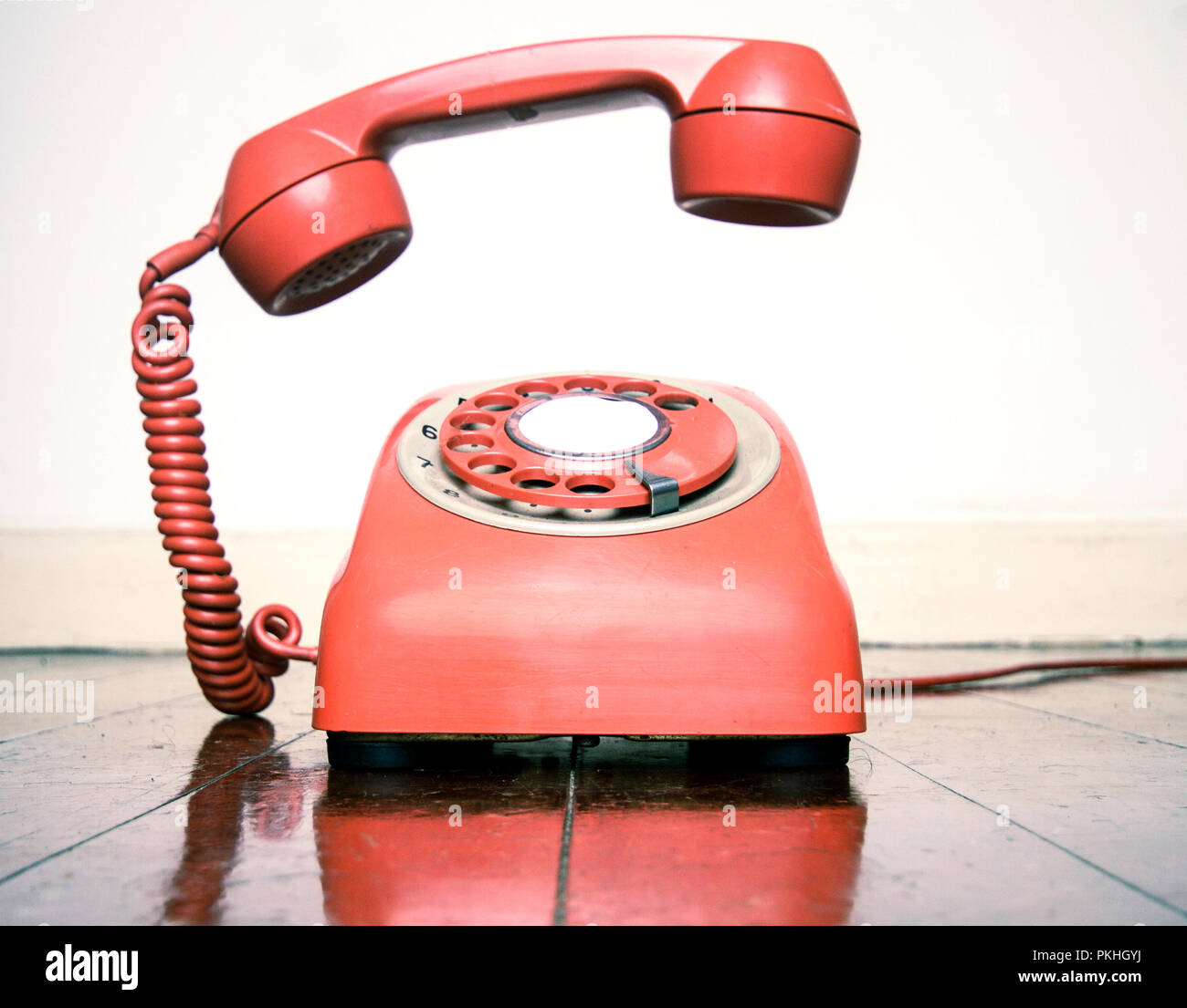 Phone ringing off hook hi-res stock photography and images - Alamy