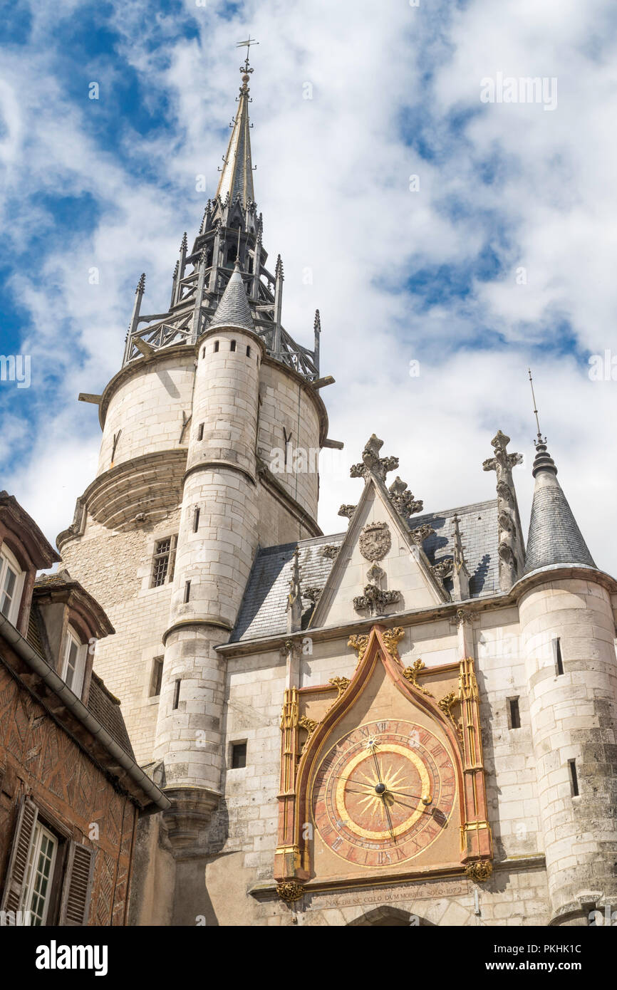 15th century clock hi-res stock photography and images - Alamy