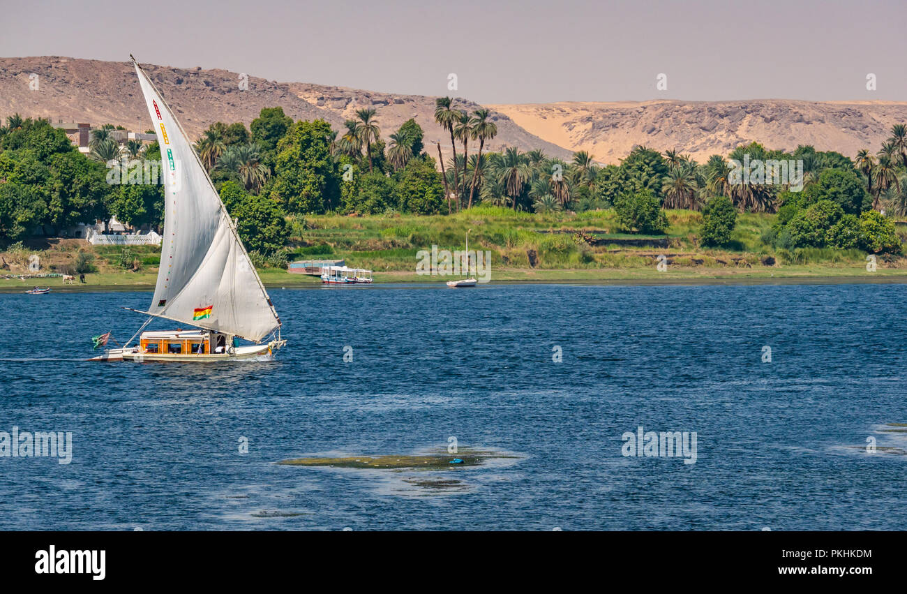 Aswan boat hi-res stock photography and images - Alamy