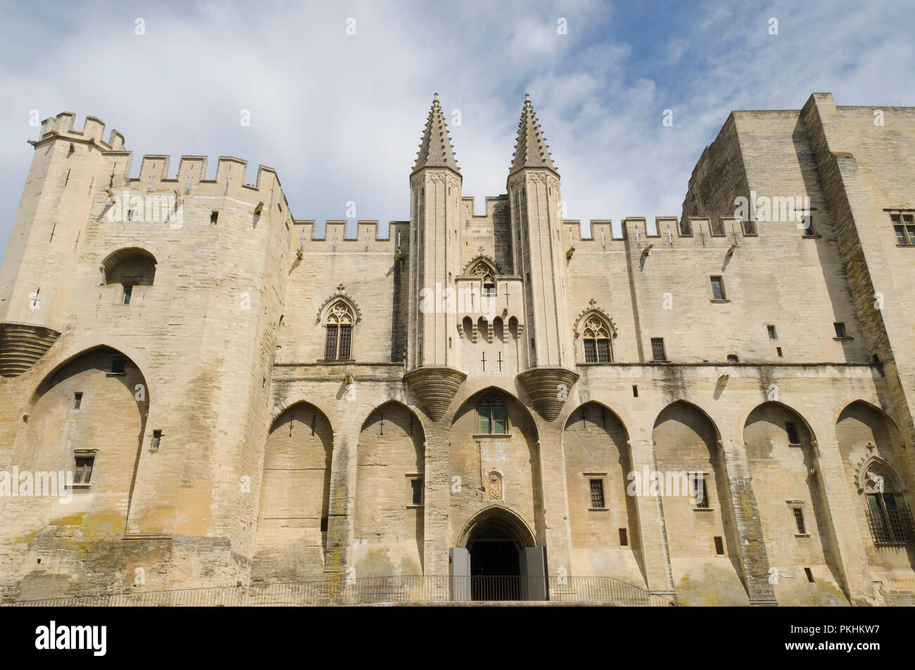 The avignon ramparts hi-res stock photography and images - Alamy