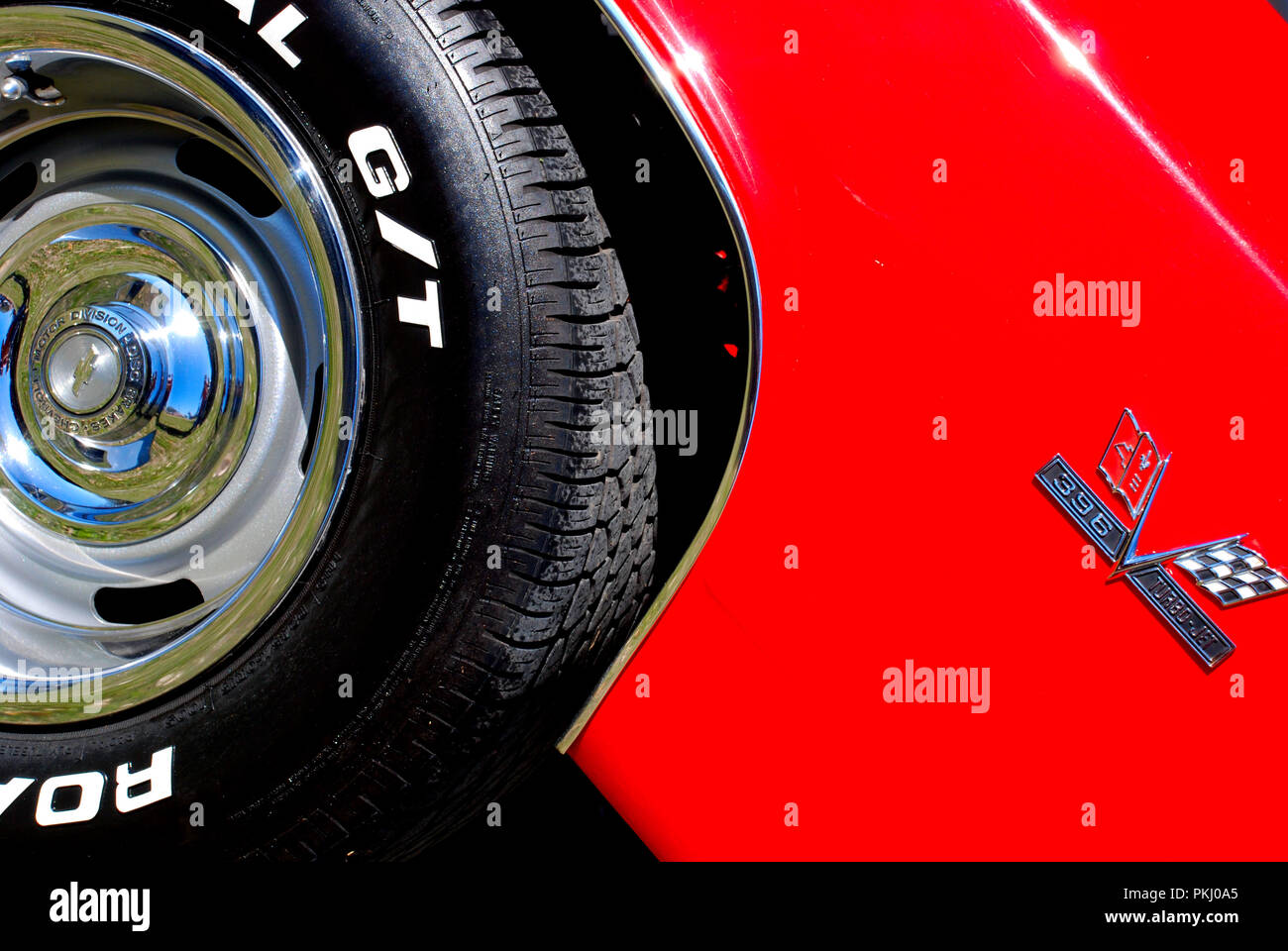 Red classic automobile hi-res stock photography and images - Alamy