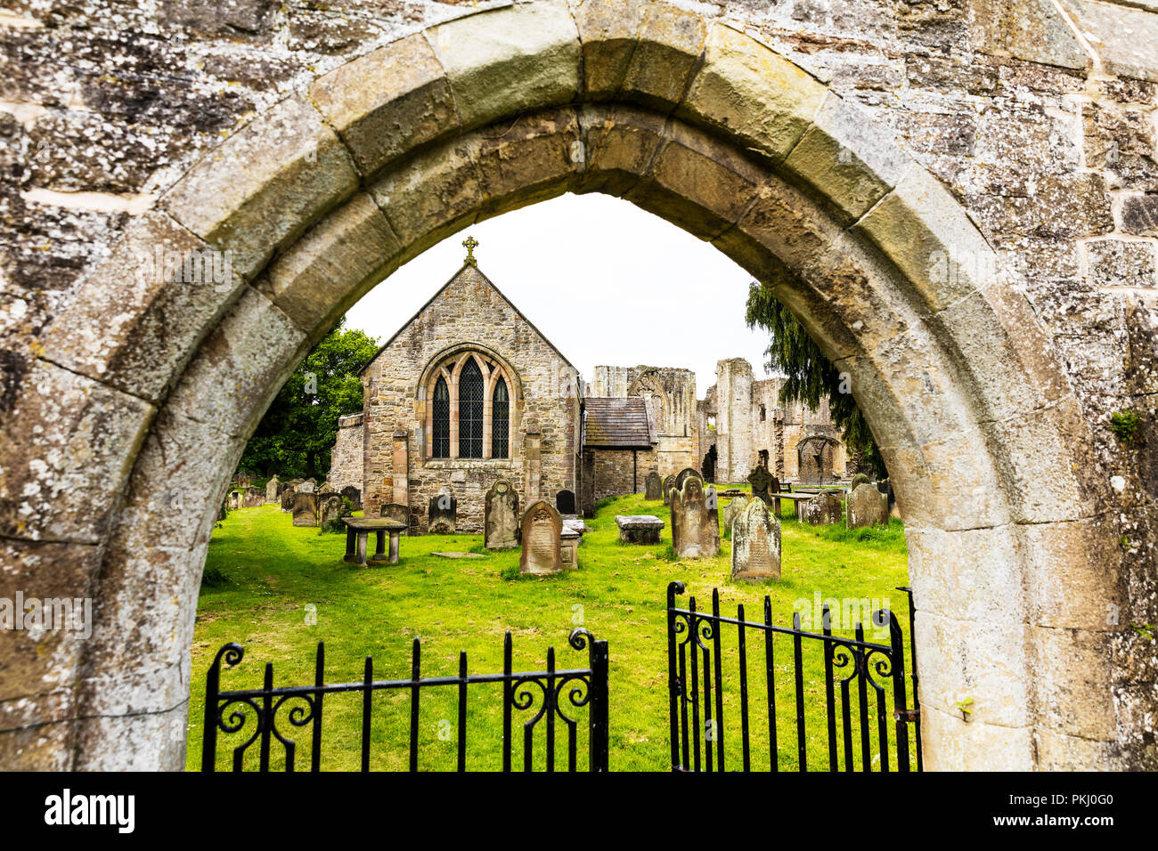 Graveyard building hi-res stock photography and images - Alamy