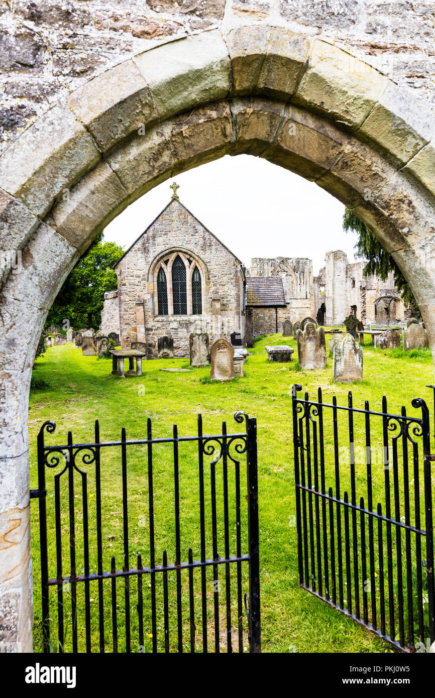 Graveyard uk hi-res stock photography and images - Alamy