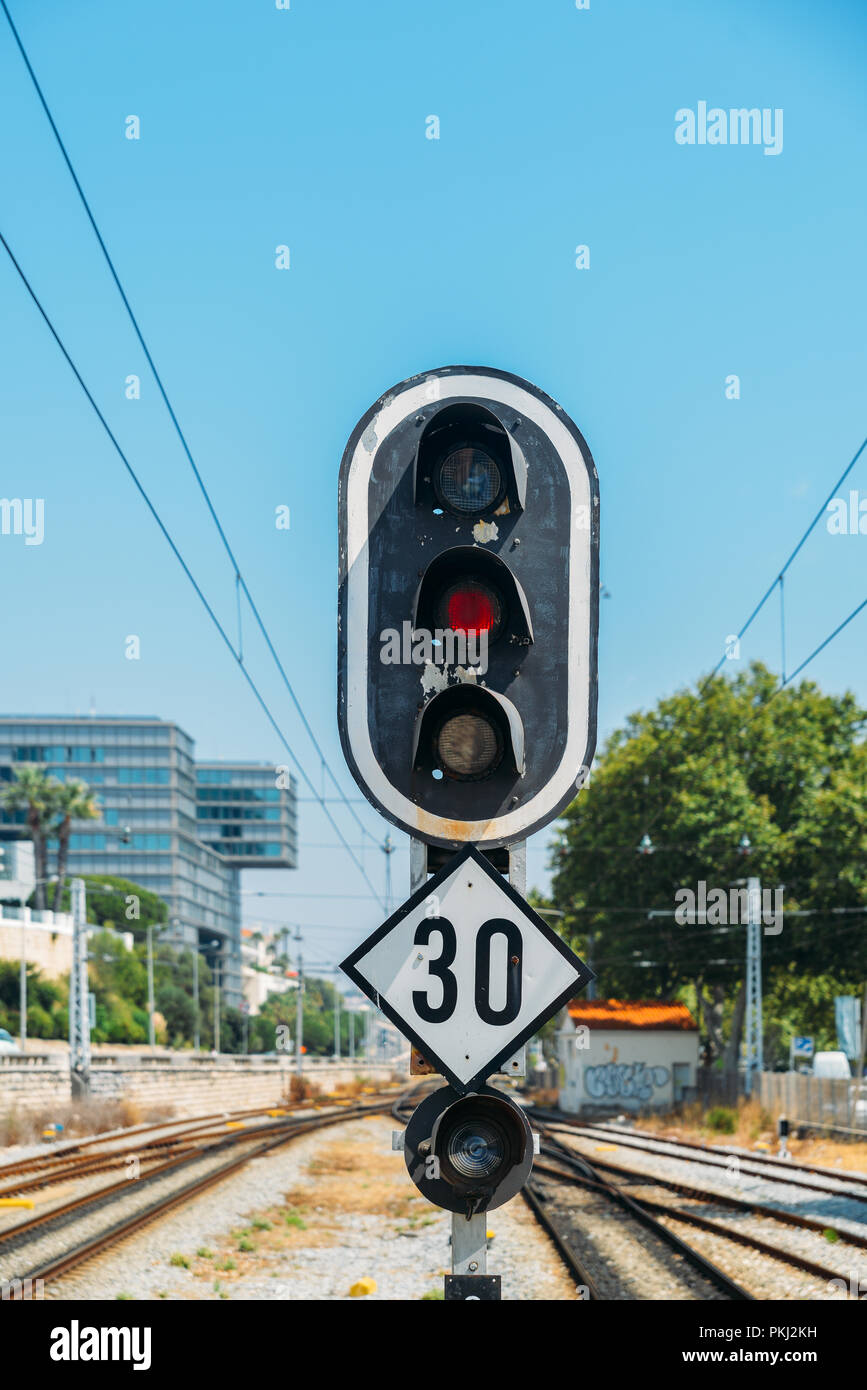 Traffic light shows red hi-res stock photography and images - Alamy