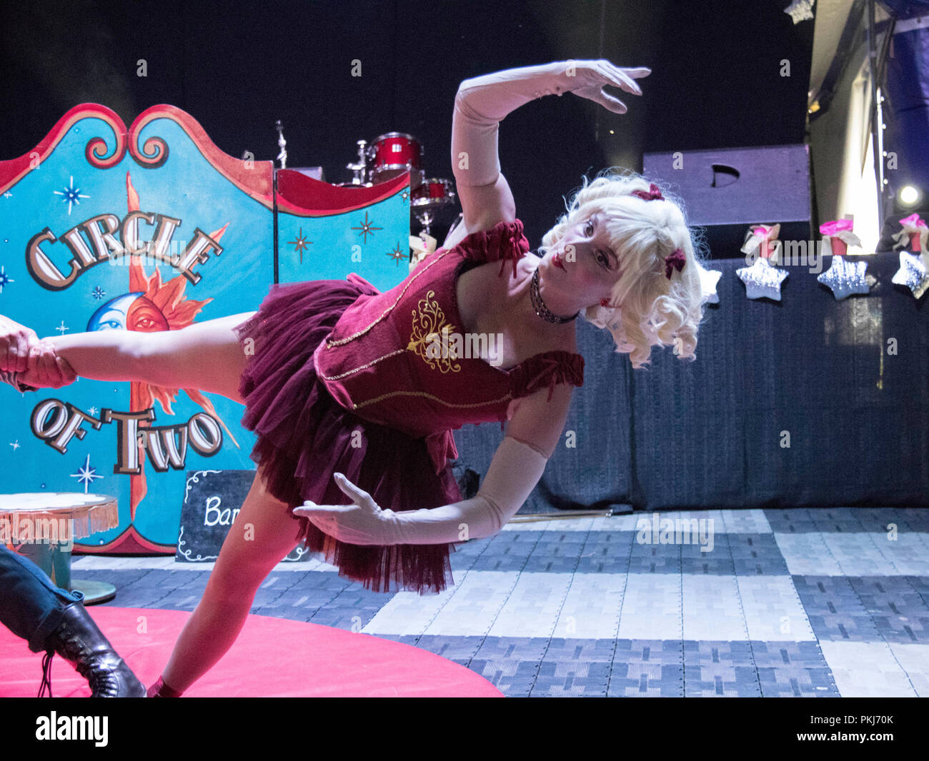 Circle of TWO Stock Photo - Alamy