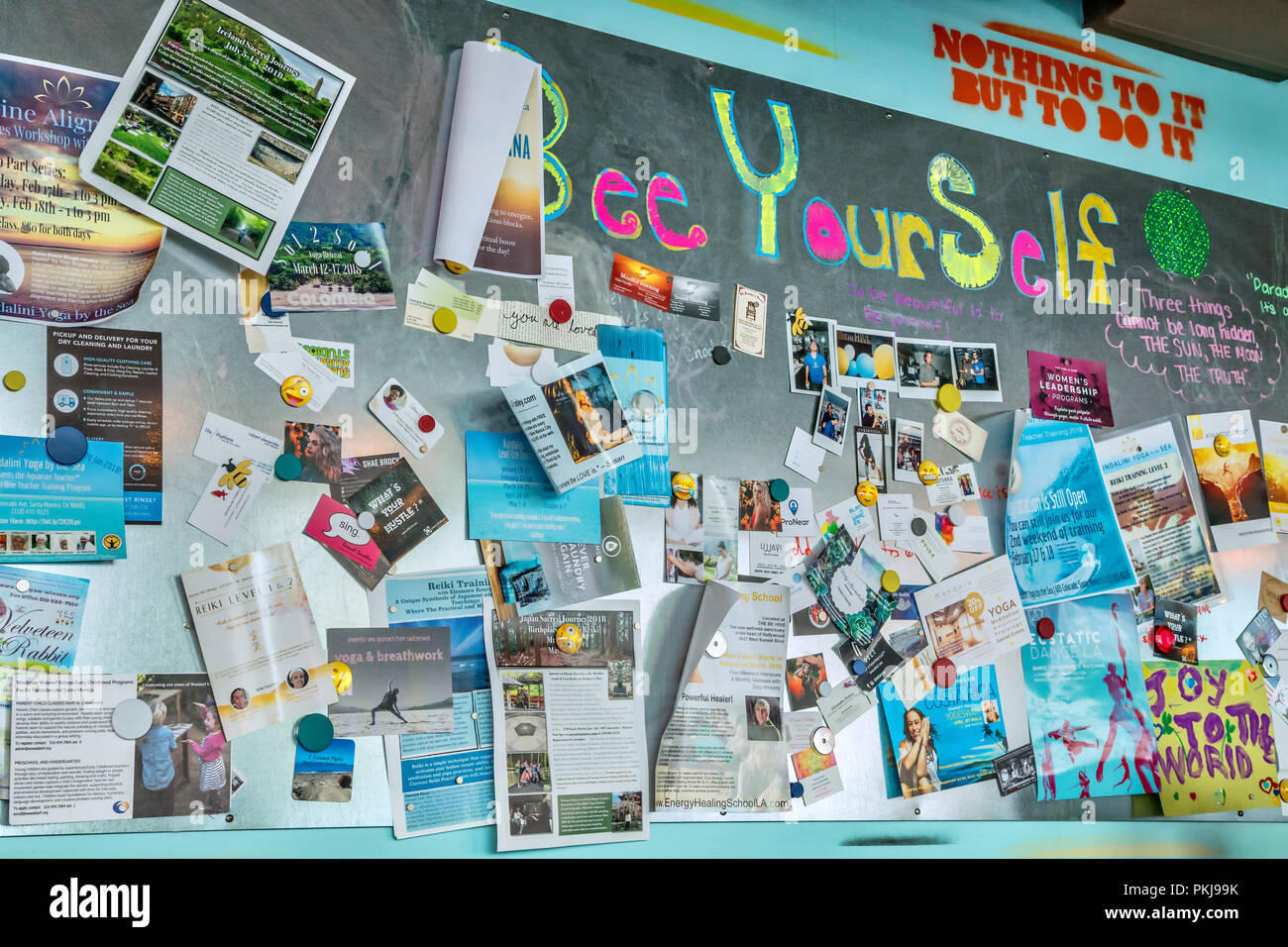 Community bulletin board hi-res stock photography and images - Alamy