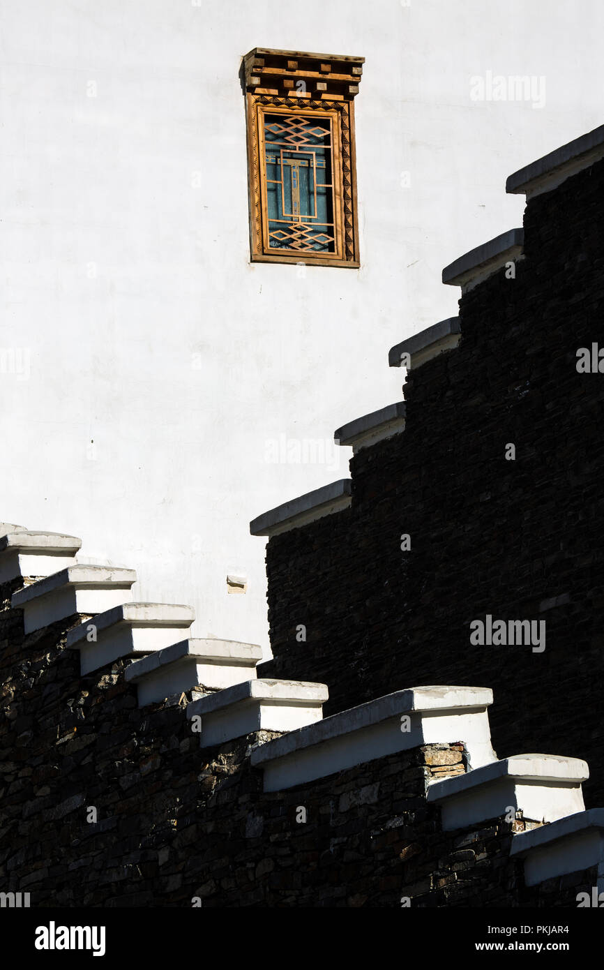 Tibetan house window tibet hi-res stock photography and images - Alamy