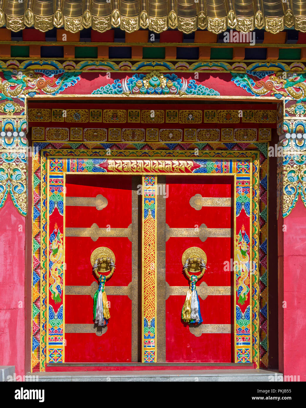 Traditional wooden door Stock Photo - Alamy