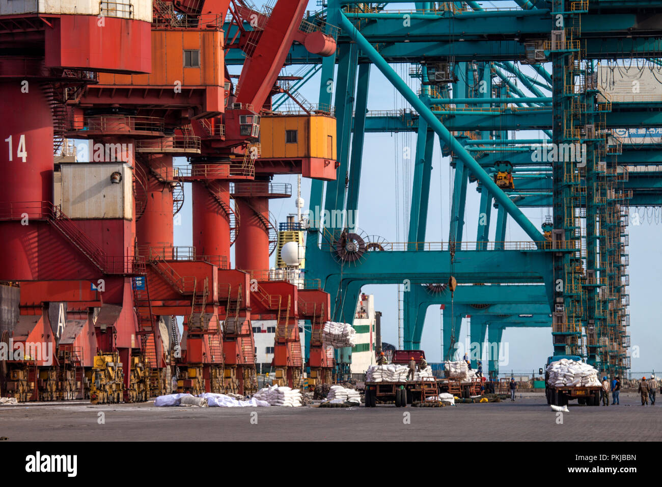 Harbor utility craft hi-res stock photography and images - Alamy