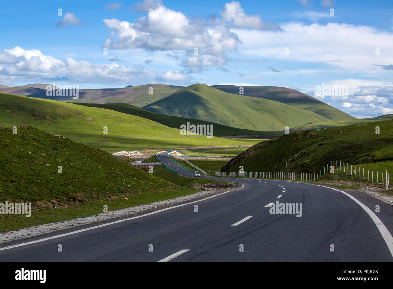 Dual two lane carriage way hi-res stock photography and images - Alamy