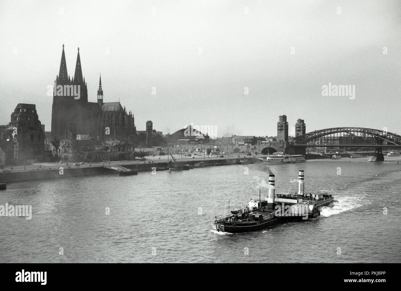 Cologne cathedral ww2 hi-res stock photography and images - Alamy