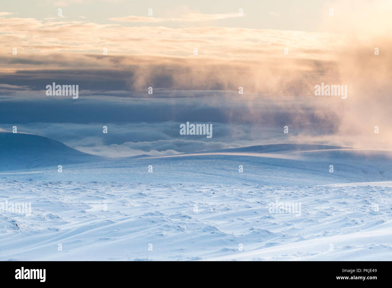 Glossop winter hi-res stock photography and images - Alamy