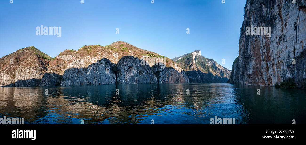 The Yangtze river three gorges scenery Stock Photo - Alamy