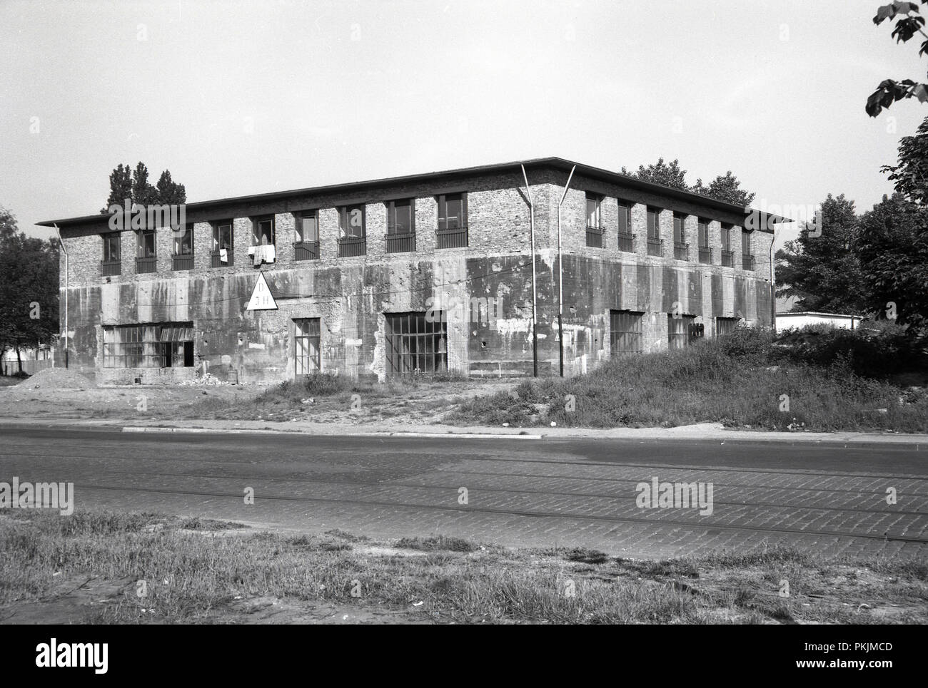 War damaged building hi-res stock photography and images - Alamy